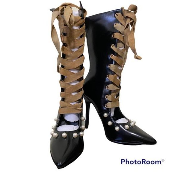 Cape Robbin | Shoes | Cape Robbin Kitana49 Black Boot Nwot Size 6 ...